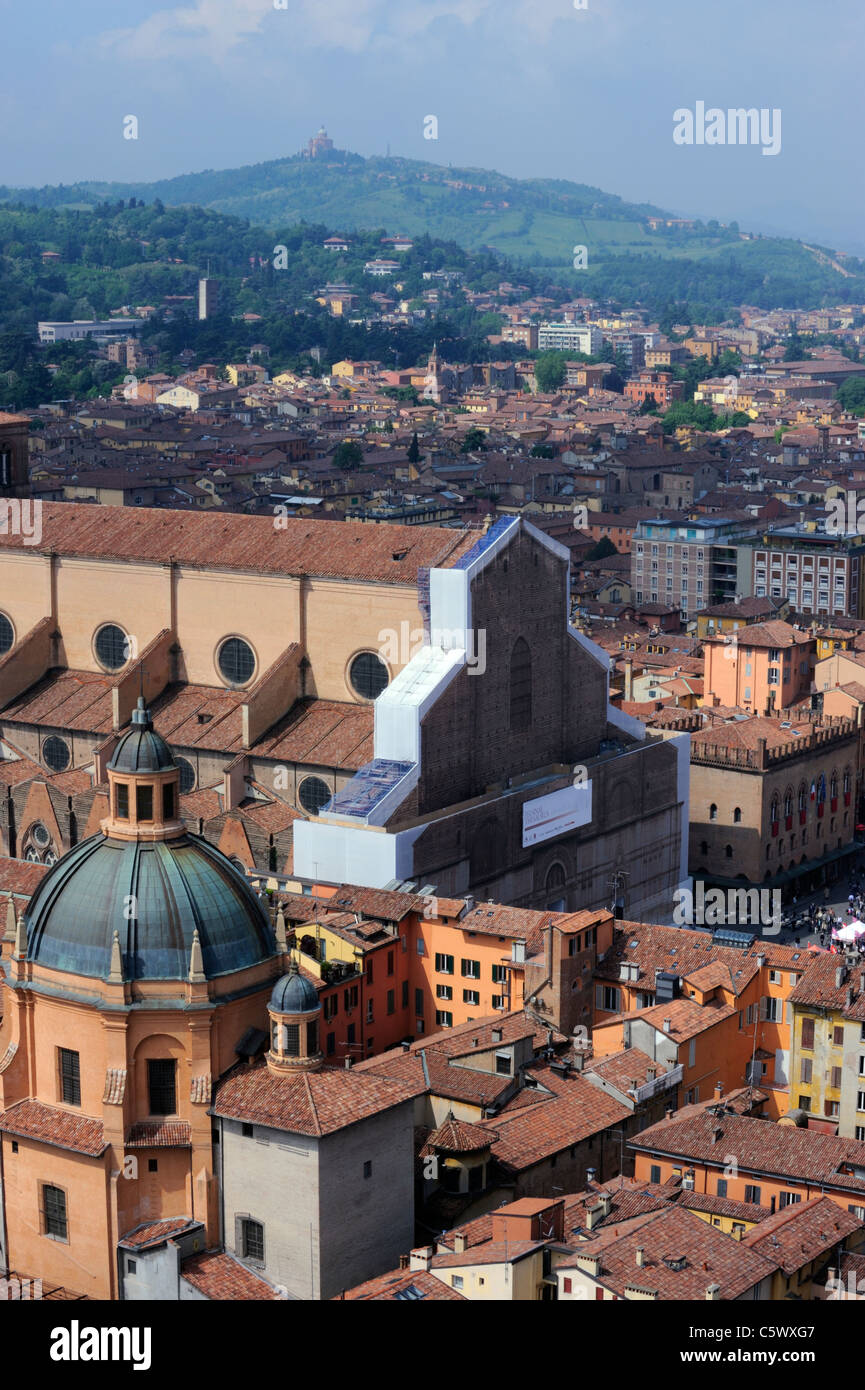 Bologna skyline hi-res stock photography and images - Alamy