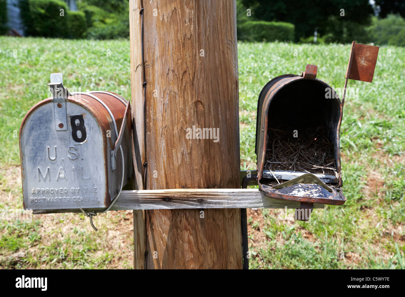 Old mailboxes hi-res stock photography and images - Alamy