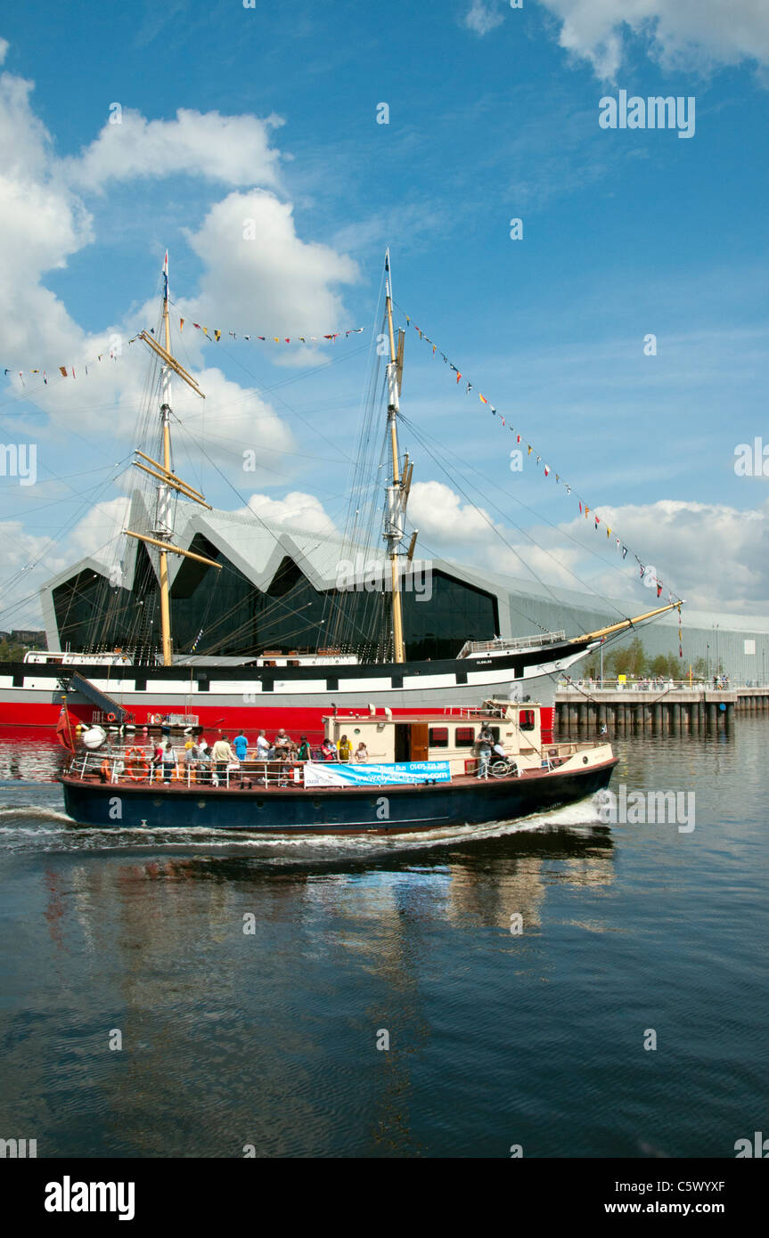 Govan ferry hi-res stock photography and images - Alamy