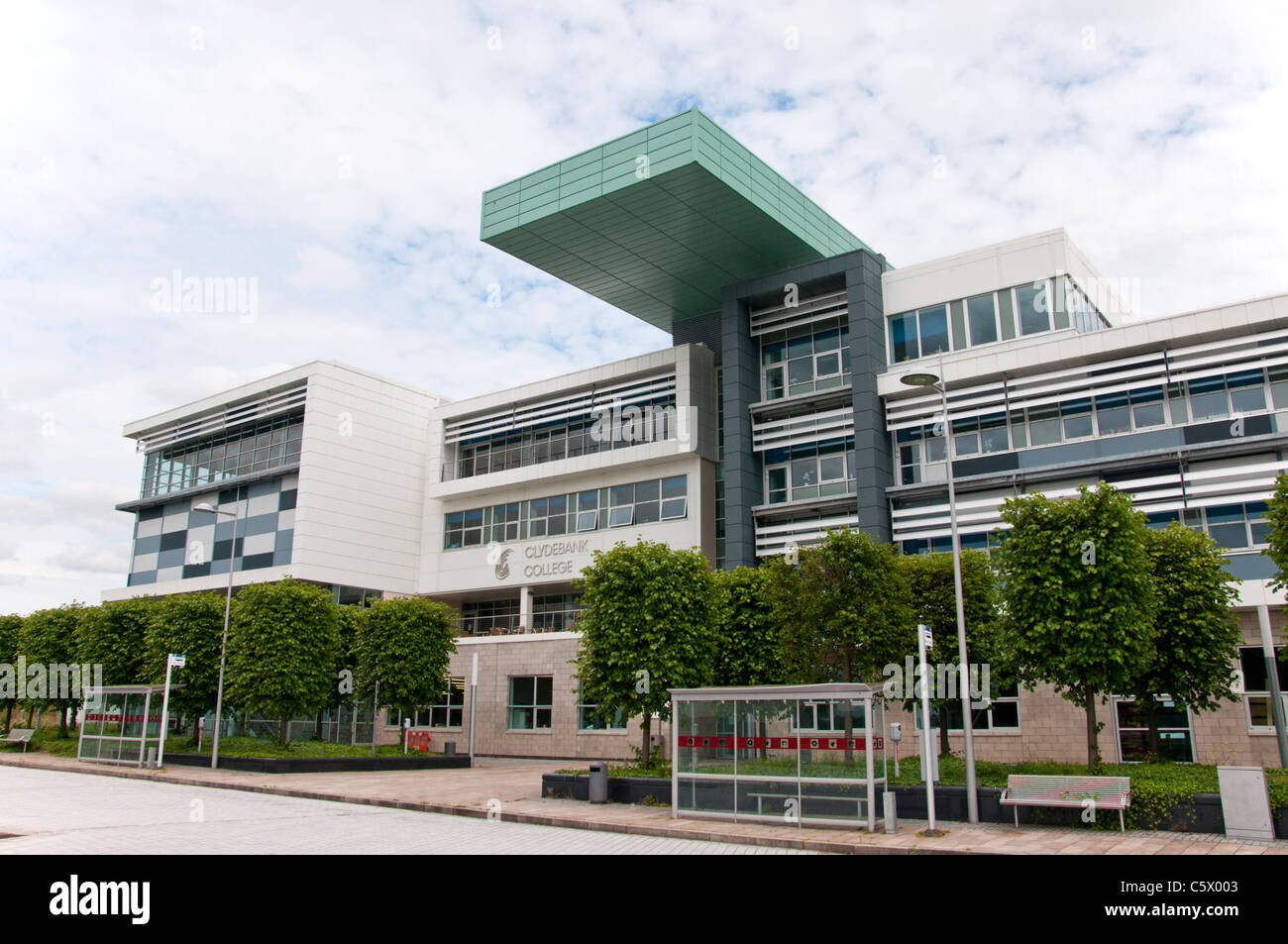 Clydebank college in clydebank west hi-res stock photography and images ...