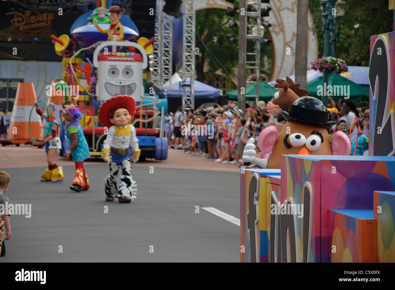 countdown to fun parade disney pixar hollywood studios orlando florida ...