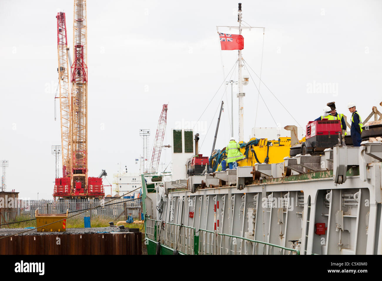 Walney wind farm boat hi-res stock photography and images - Alamy