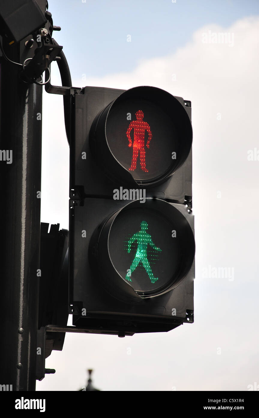 Traffic crossing lights on Shaftesbury Avenue, Soho, City of ...