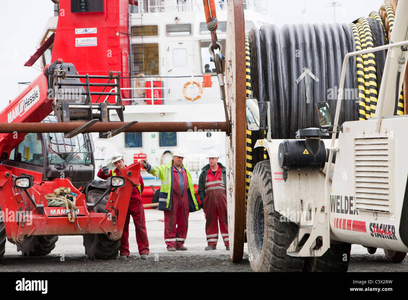 Offshore electric cabling for the Walney Offshore windfarm project ...