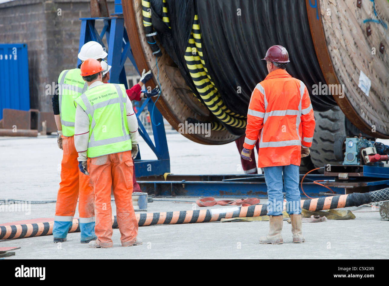 Offshore electric cabling for the Walney Offshore windfarm project ...