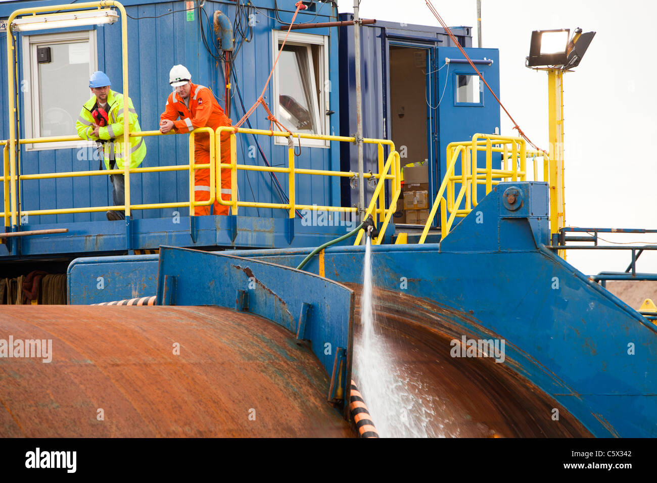 Offshore electric cabling for the Walney Offshore windfarm project ...