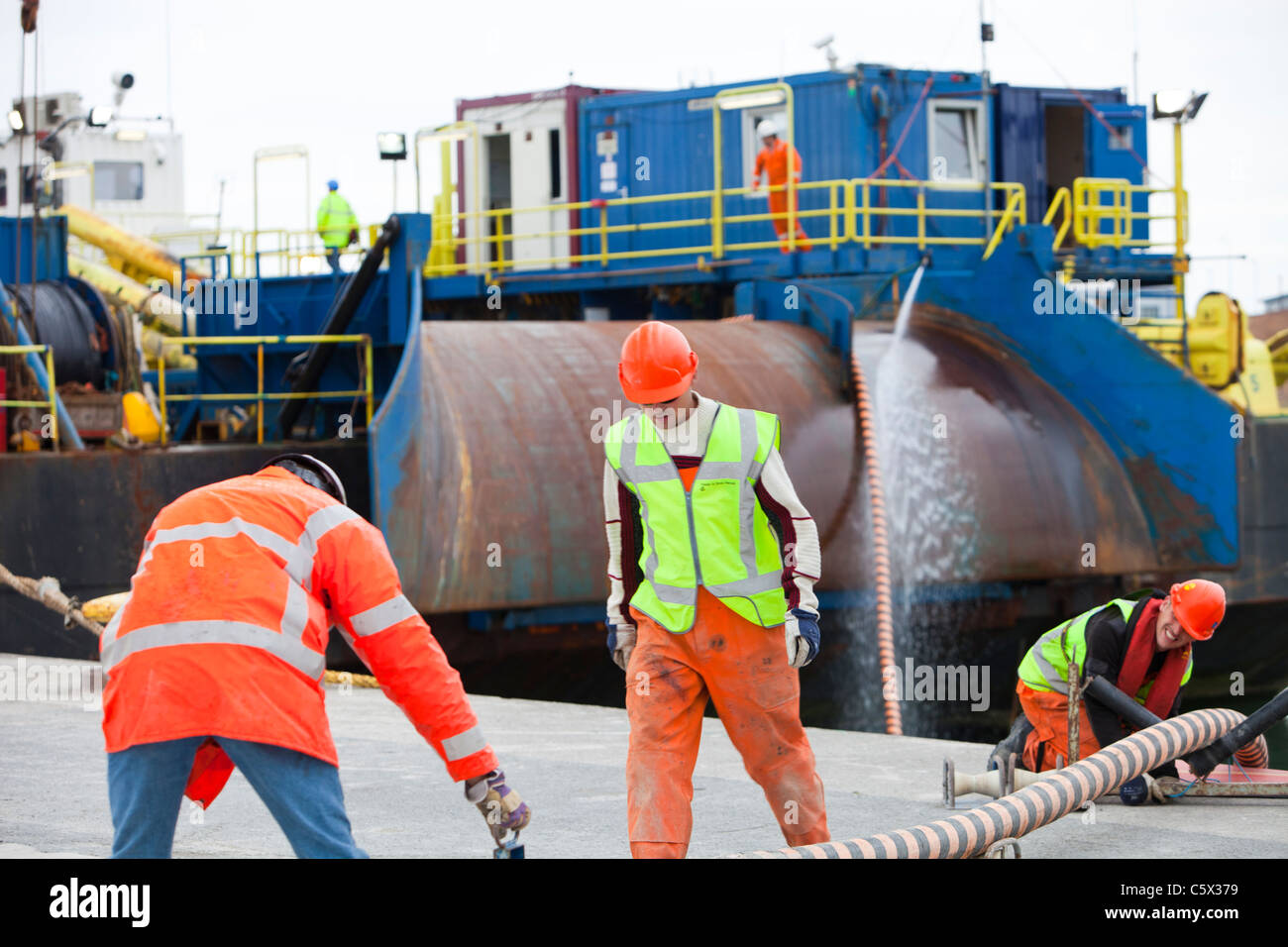 Offshore electric cabling for the Walney Offshore windfarm project ...