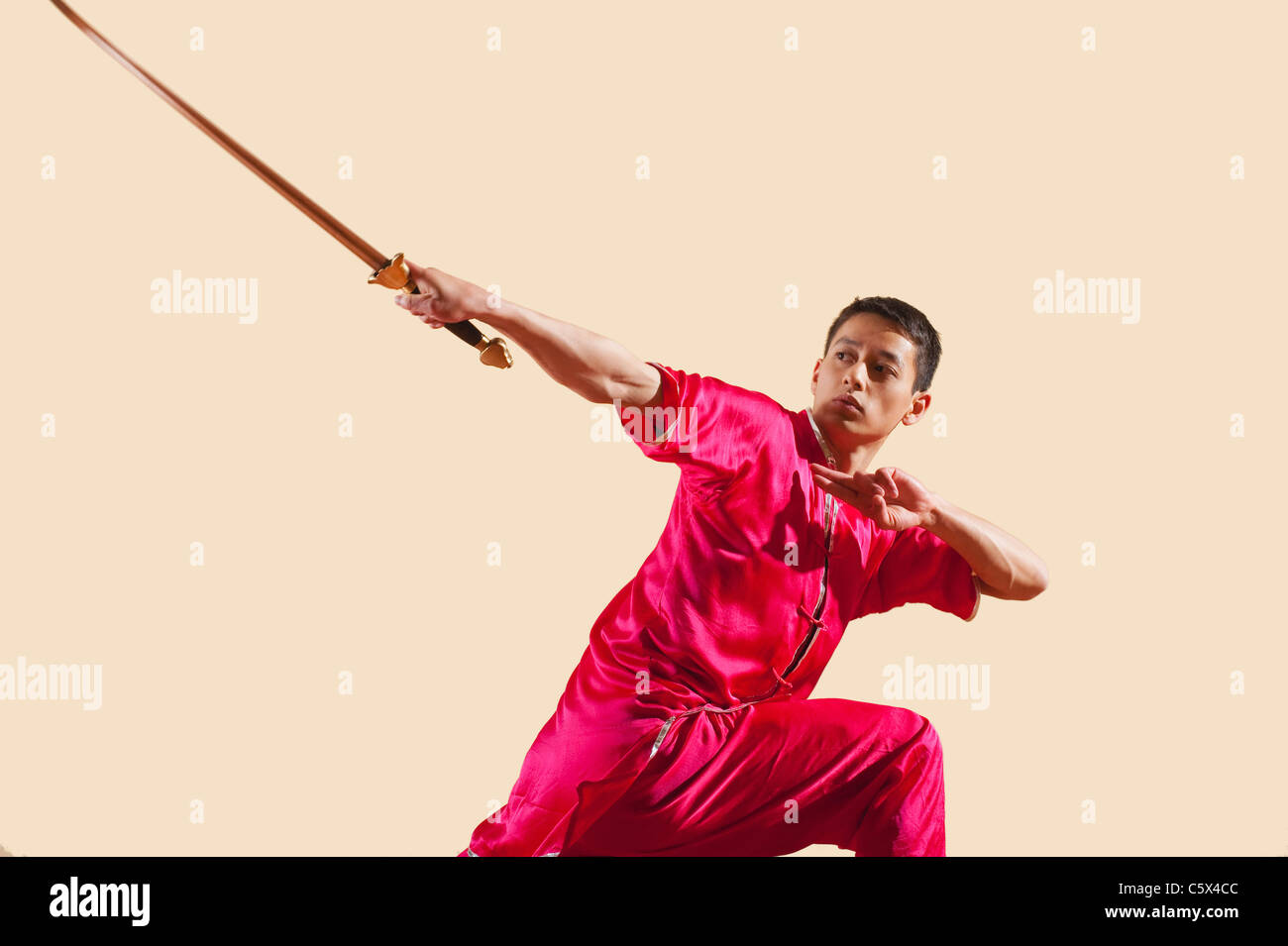 Kung Fu, Jianshu, Chabu hou zhan, Man holding sword Stock Photo - Alamy