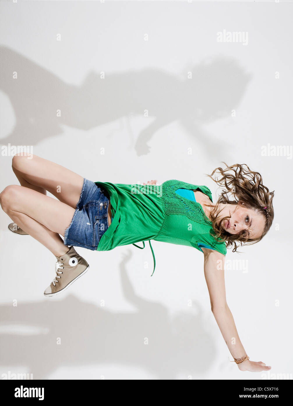 Young woman breakdancing hi-res stock photography and images - Alamy