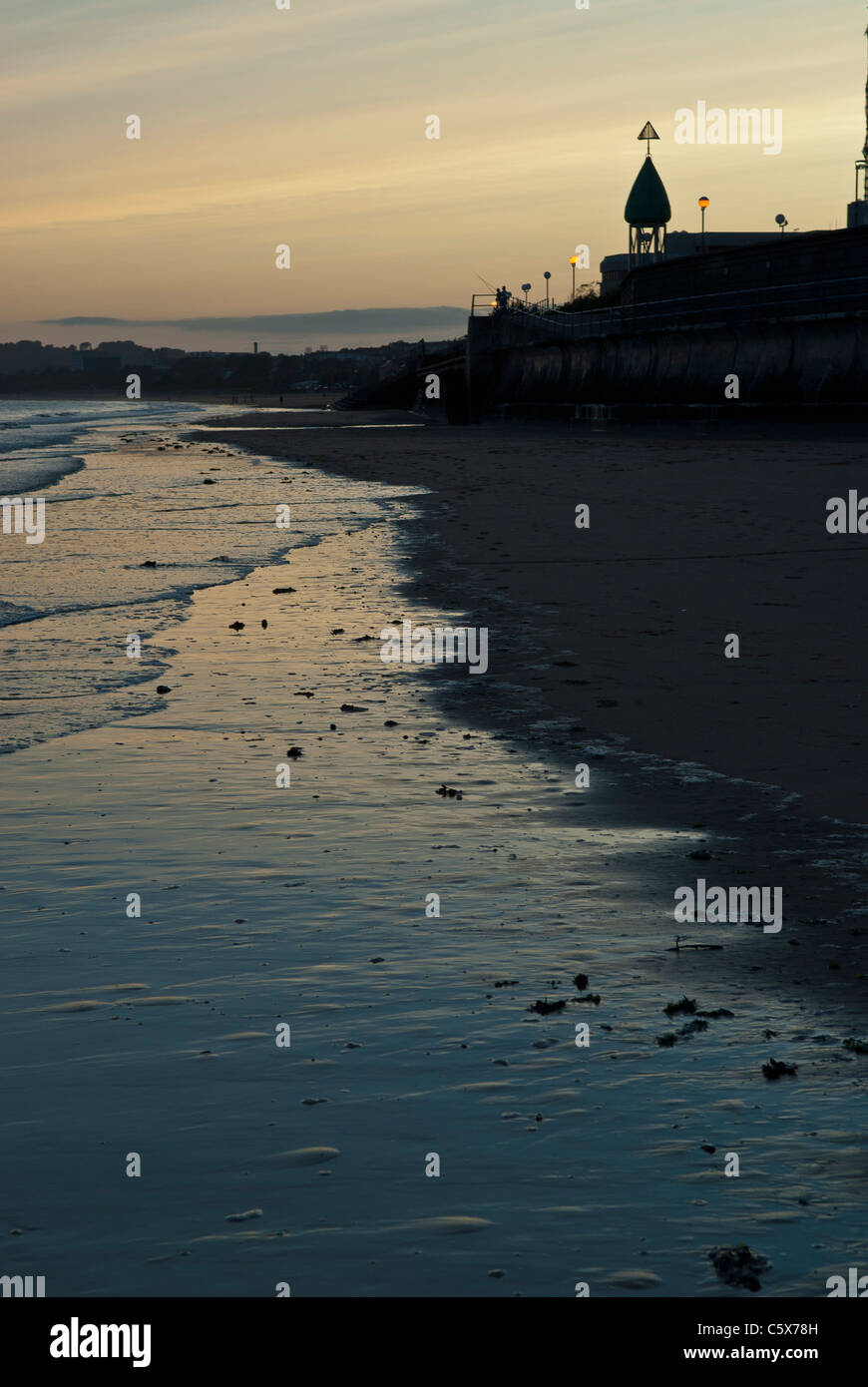 Swansea beach hi-res stock photography and images - Alamy