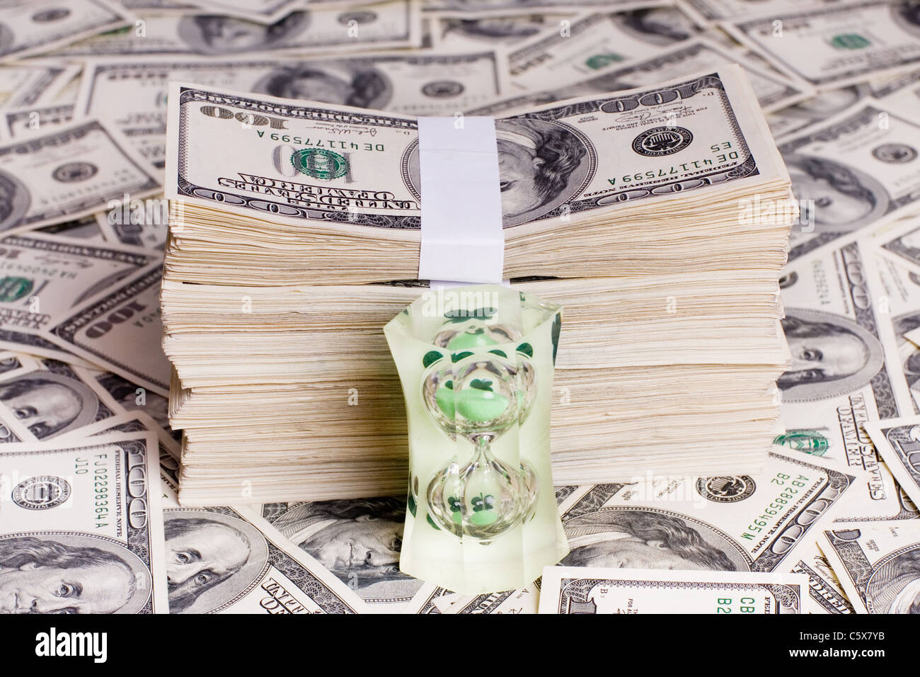 Money hour glass timer money hi-res stock photography and images - Alamy