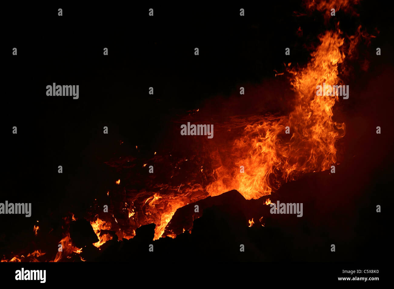 Coal fire jharia india hi-res stock photography and images - Alamy