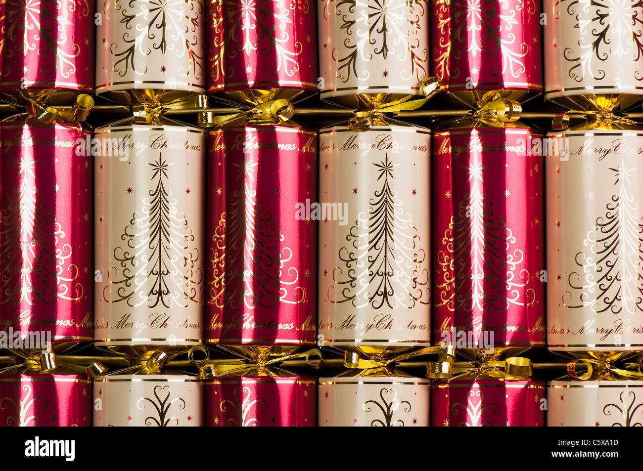 Pull cracker hi-res stock photography and images - Alamy