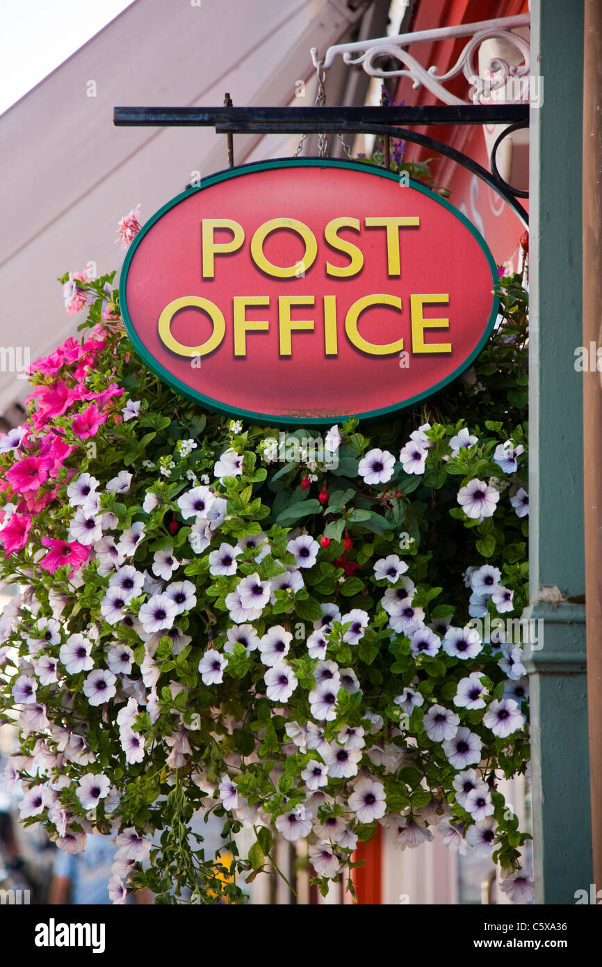 Sign post shopping hi-res stock photography and images - Alamy