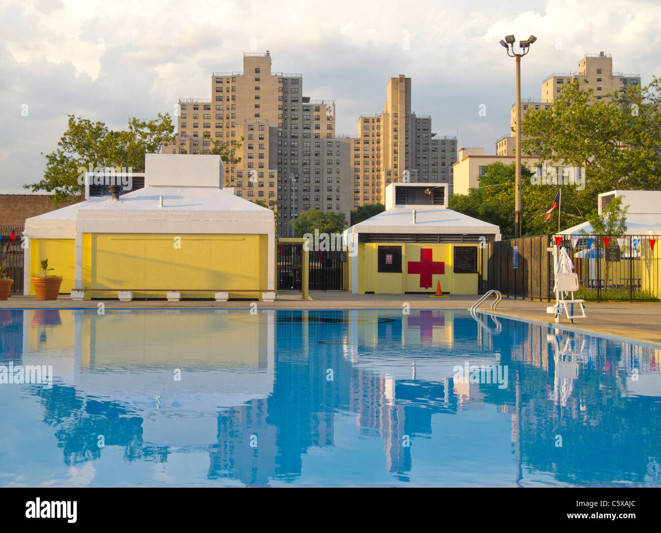 Pool rescue lessons hi-res stock photography and images - Alamy