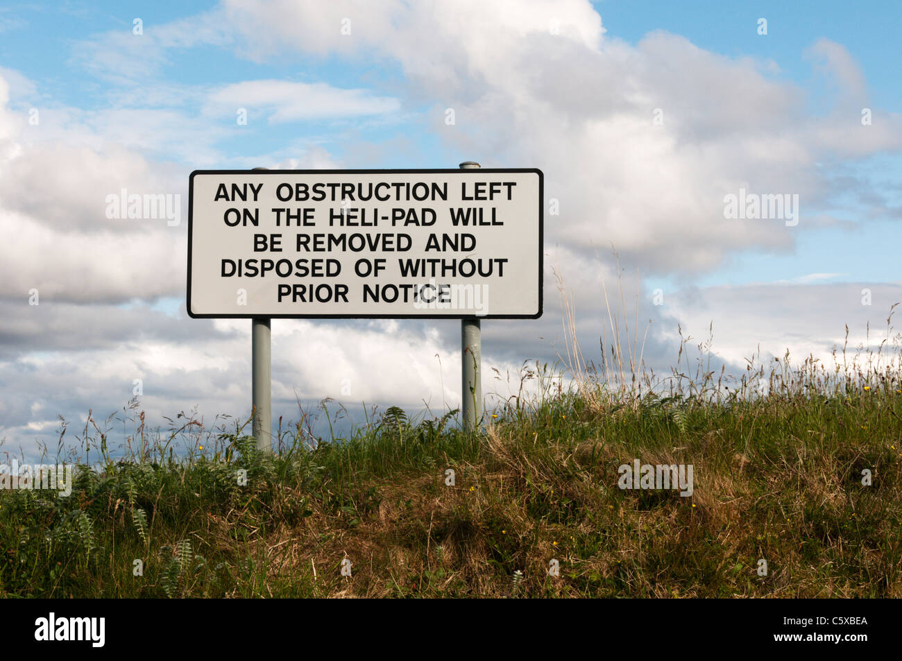 Helipad warning sign hi-res stock photography and images - Alamy