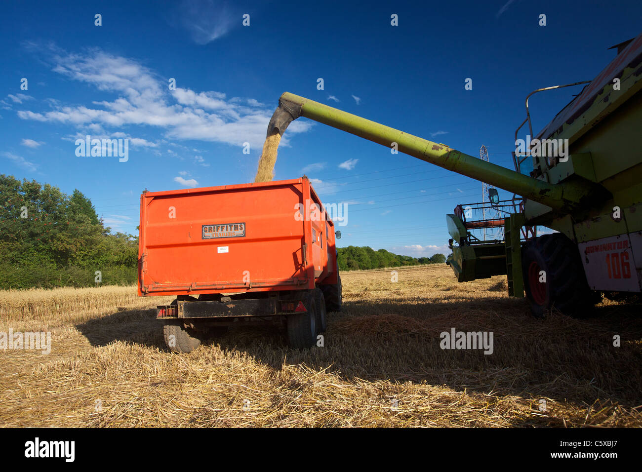 Harvest harvesting oats hi-res stock photography and images - Alamy