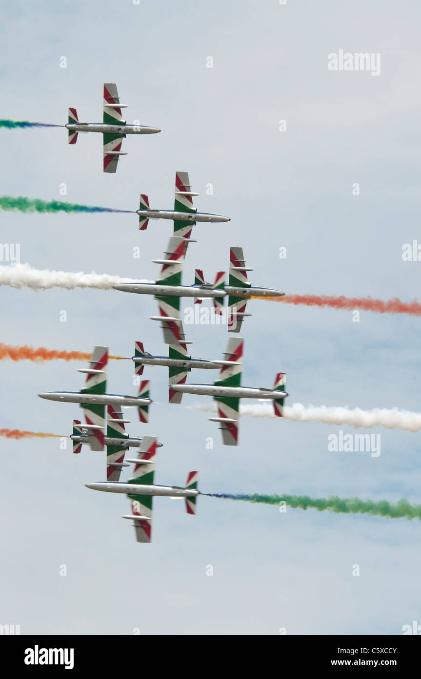 Italian airforce aerobatic display team Il Frecce Tricolori flying ...