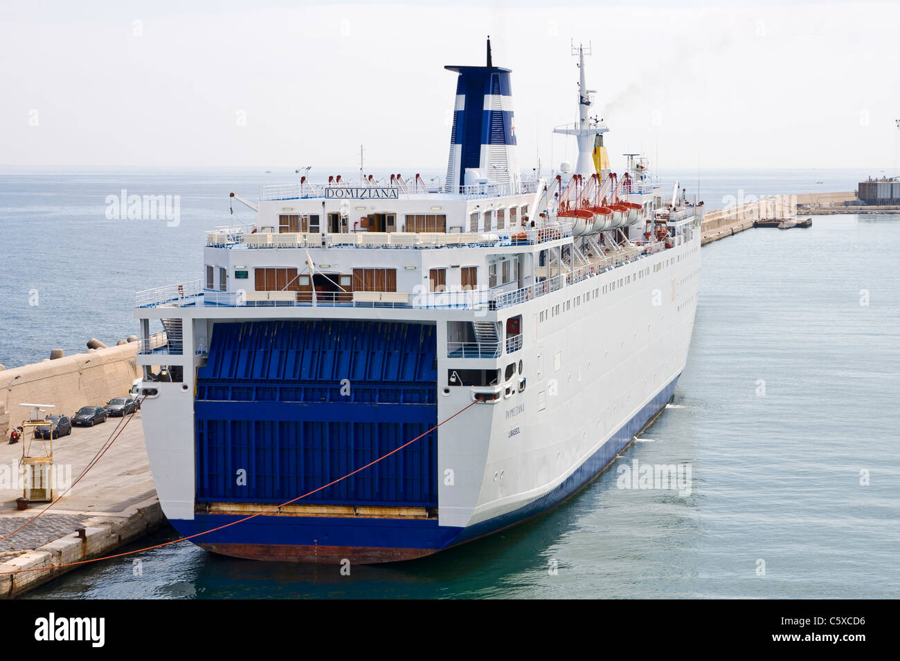 Large ferry hi-res stock photography and images - Alamy
