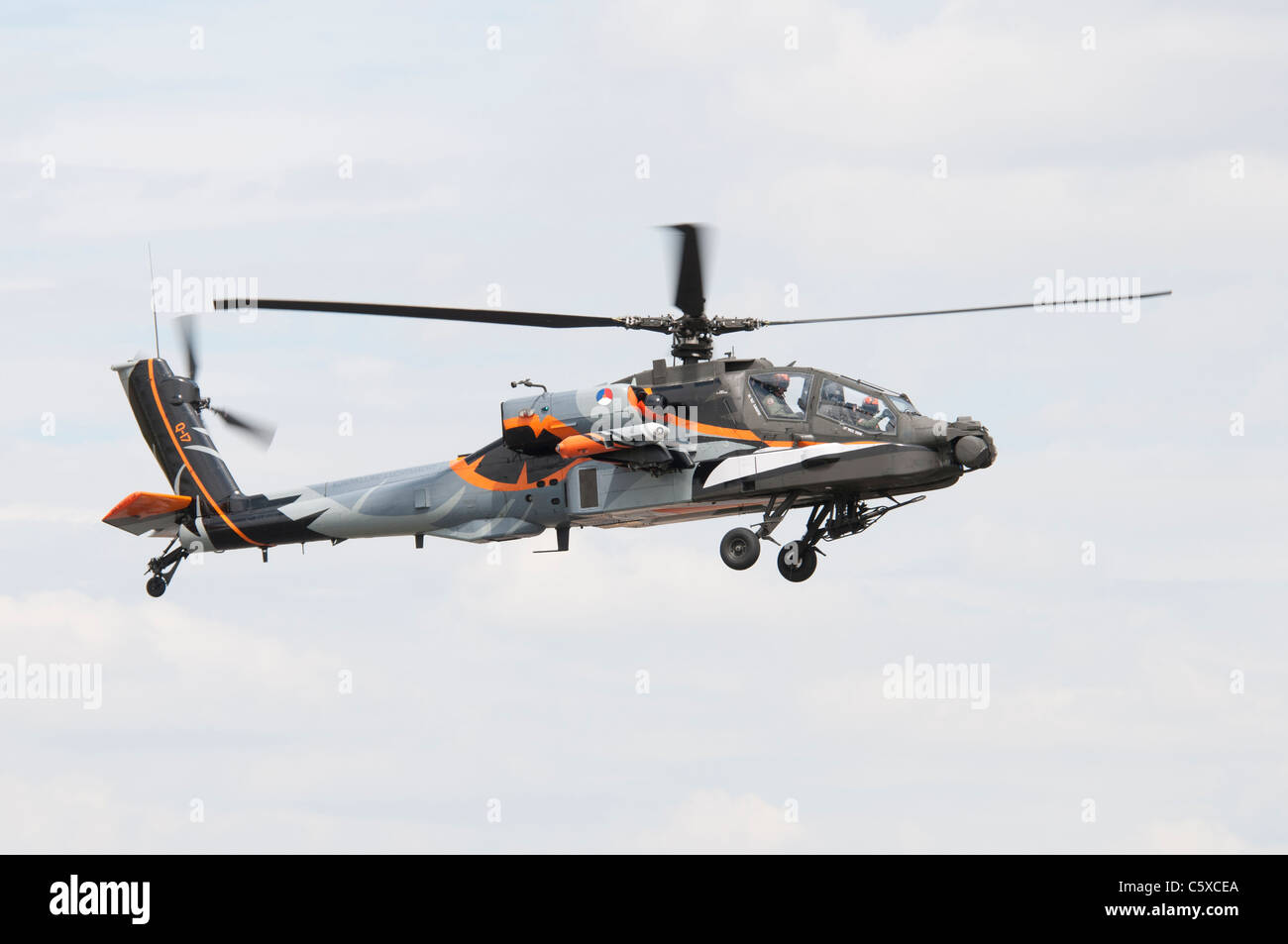 Royal Netherlands Air Force Boeing AH-64D Apache Q-17 attack helicopter ...