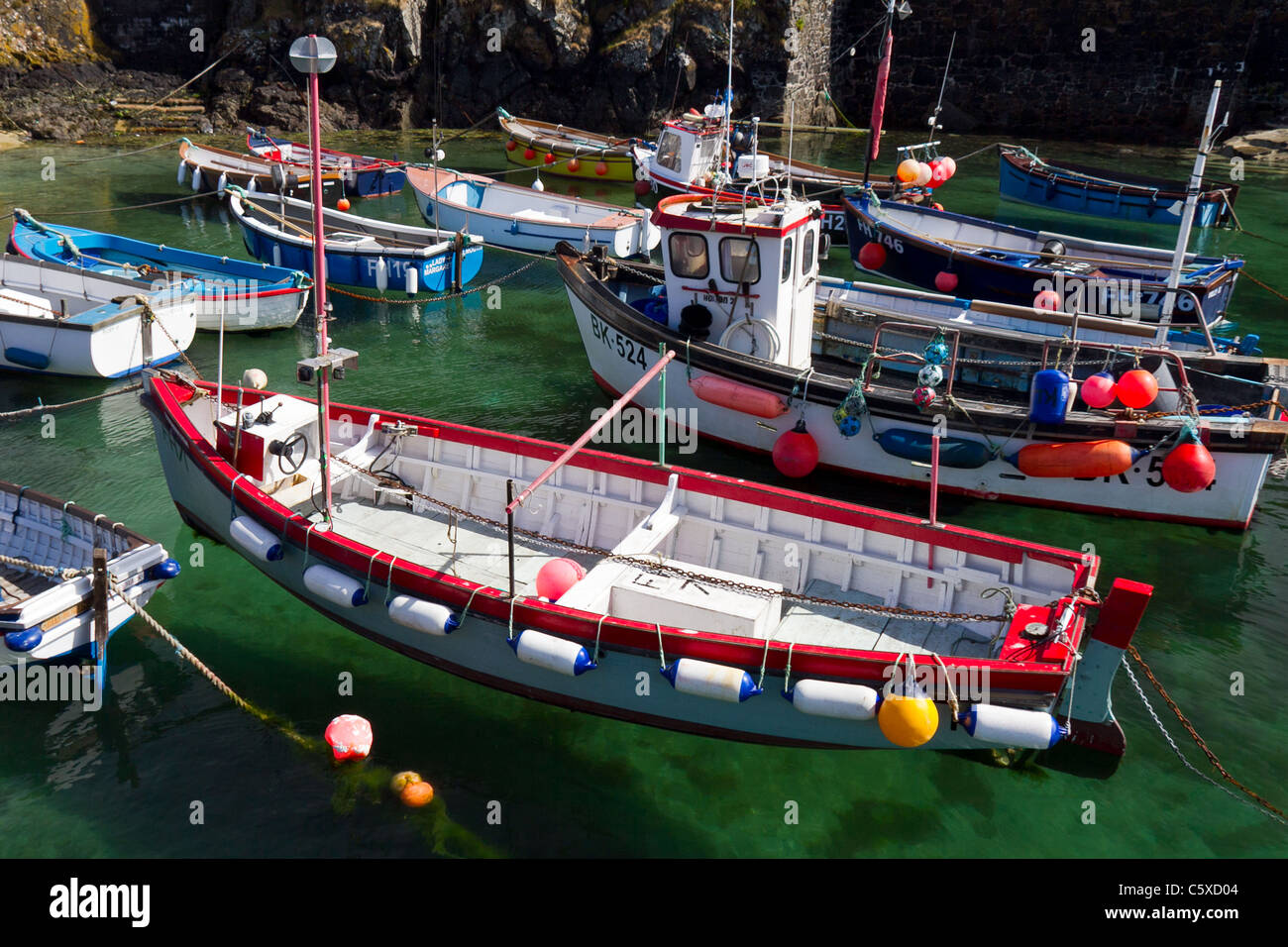 Coverack Harbour, Dolor Point, Coverack, Cornwall Stock Photo - Alamy