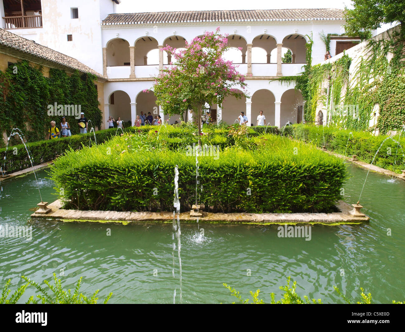 Alhambra water garden hi-res stock photography and images - Alamy