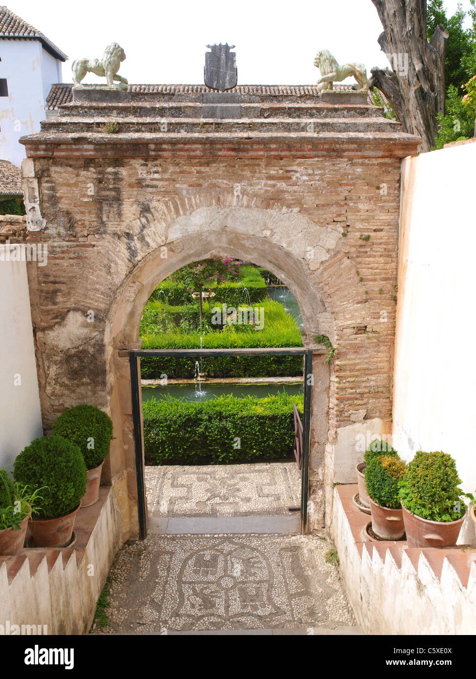 Garden portal hi-res stock photography and images - Alamy