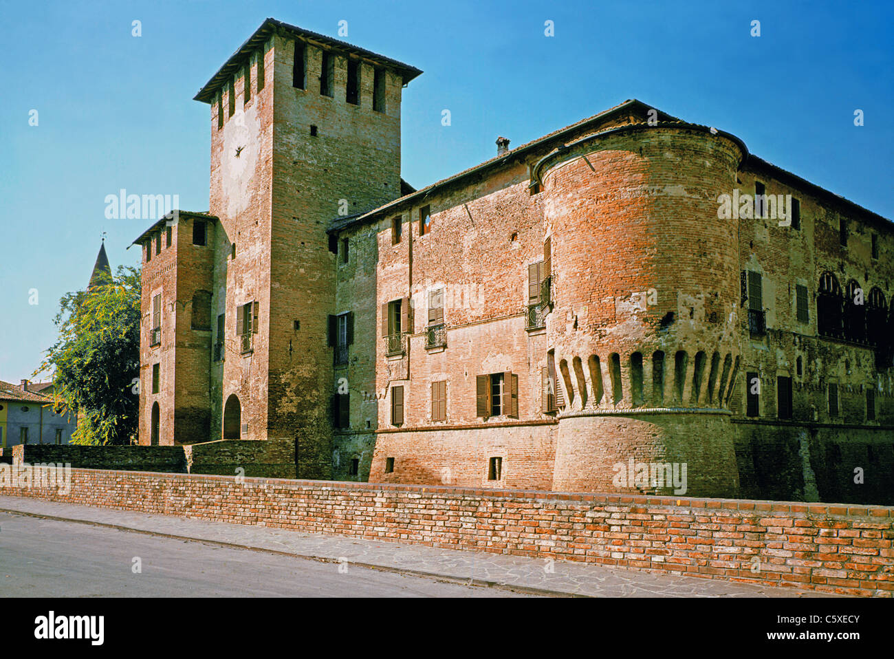 Medieval castle rocca sanvitale hi-res stock photography and images - Alamy
