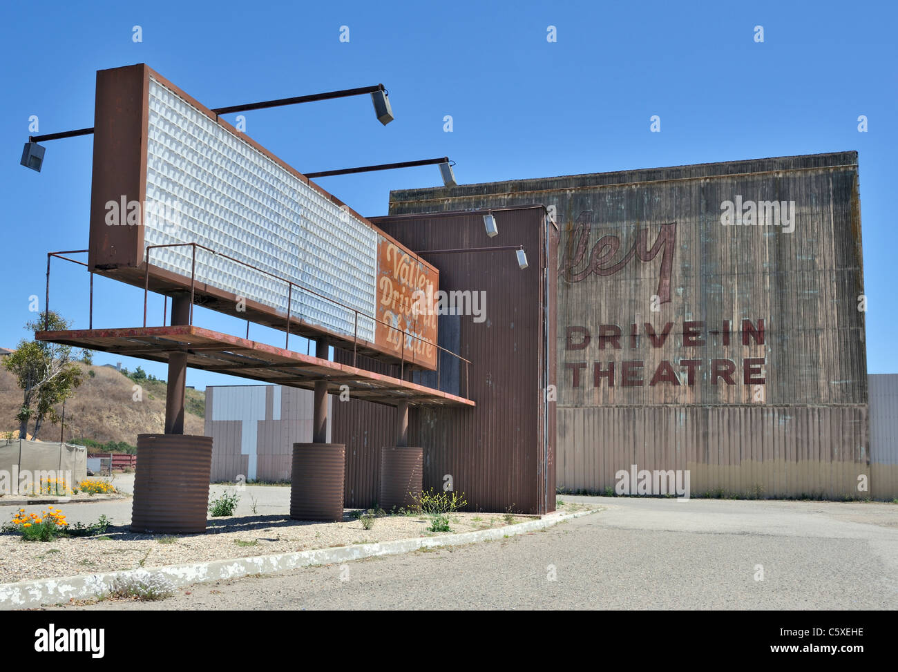 Abandoned drive in cinema hi-res stock photography and images - Alamy