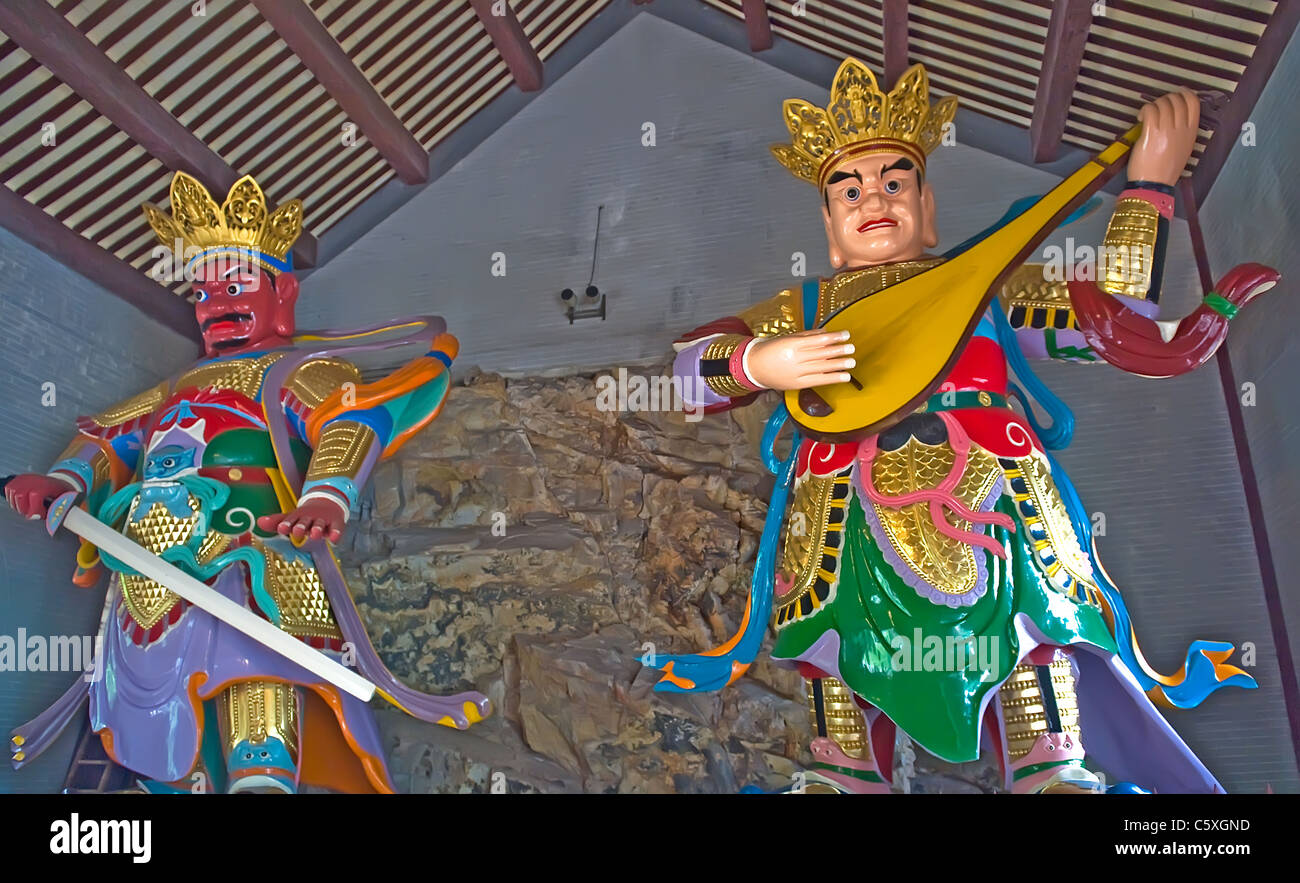 Gold statues buddha temple hi-res stock photography and images - Alamy