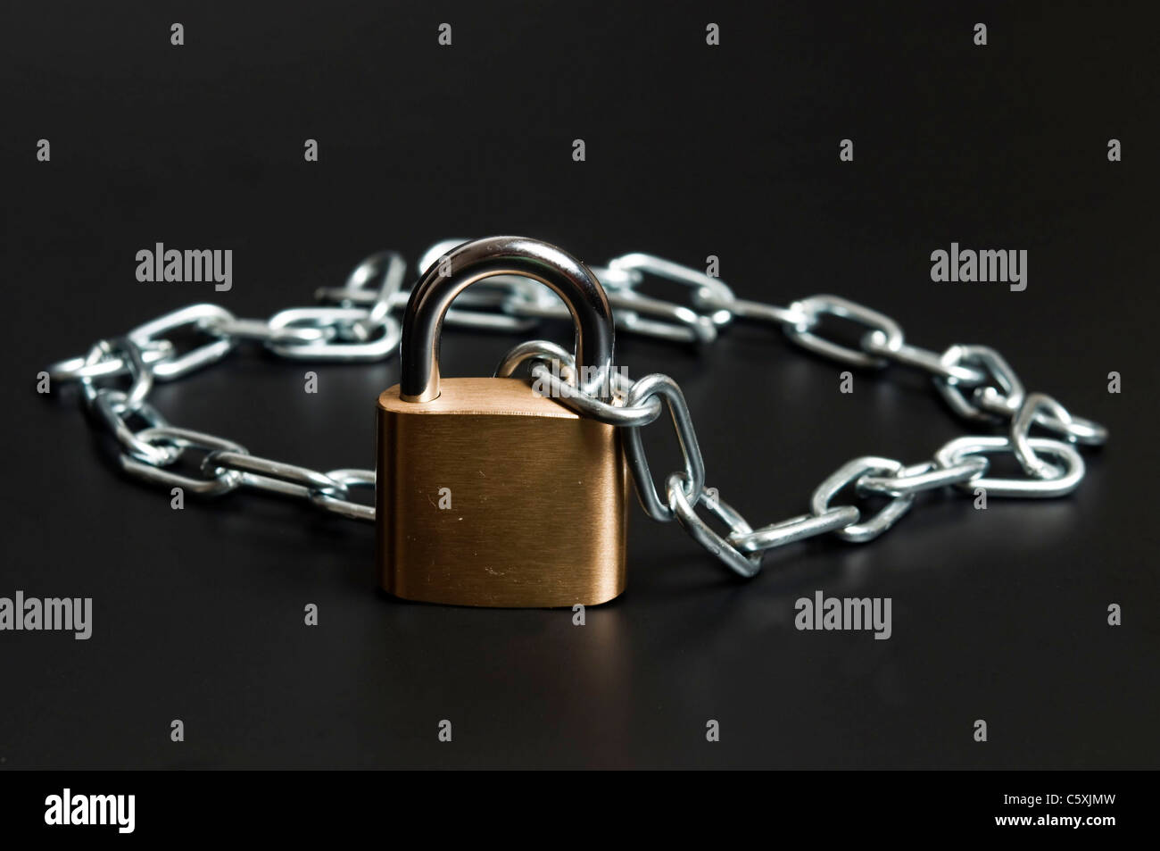 Security chain lock hi-res stock photography and images - Alamy