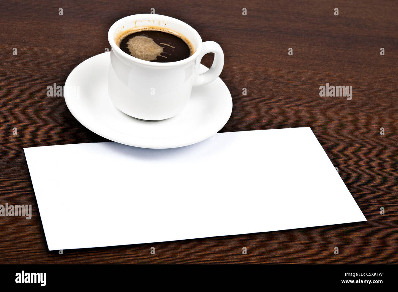 Coffee with blank note on desk Stock Photo - Alamy