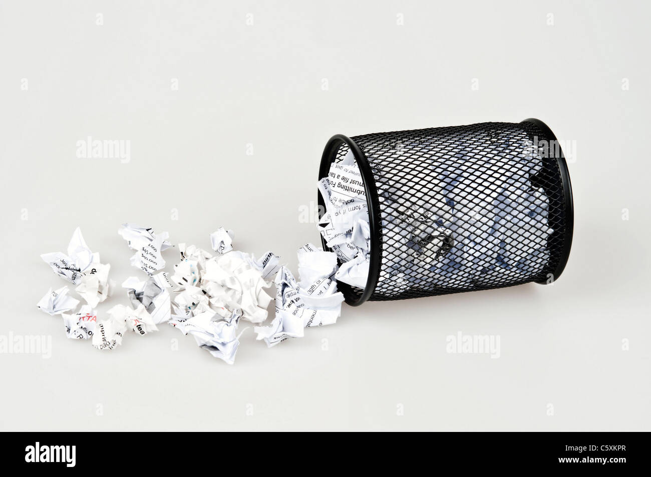 Full paper rubbish office hi-res stock photography and images - Alamy