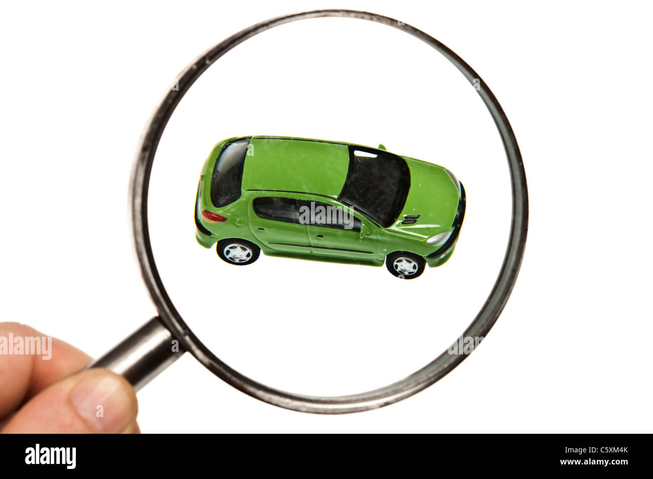 Magnifying glass and car hi-res stock photography and images - Alamy
