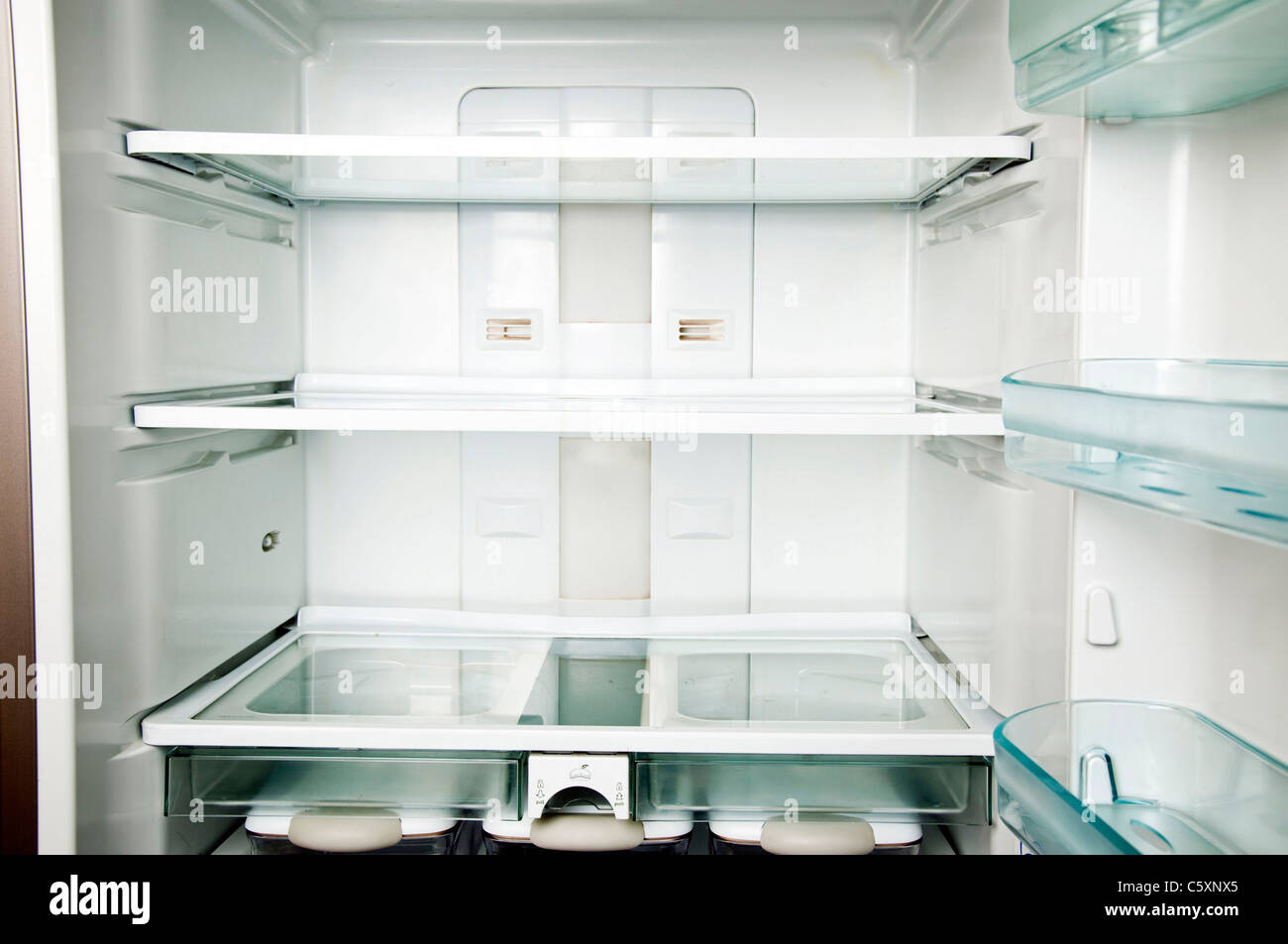 Empty fridge freezer hi-res stock photography and images - Alamy