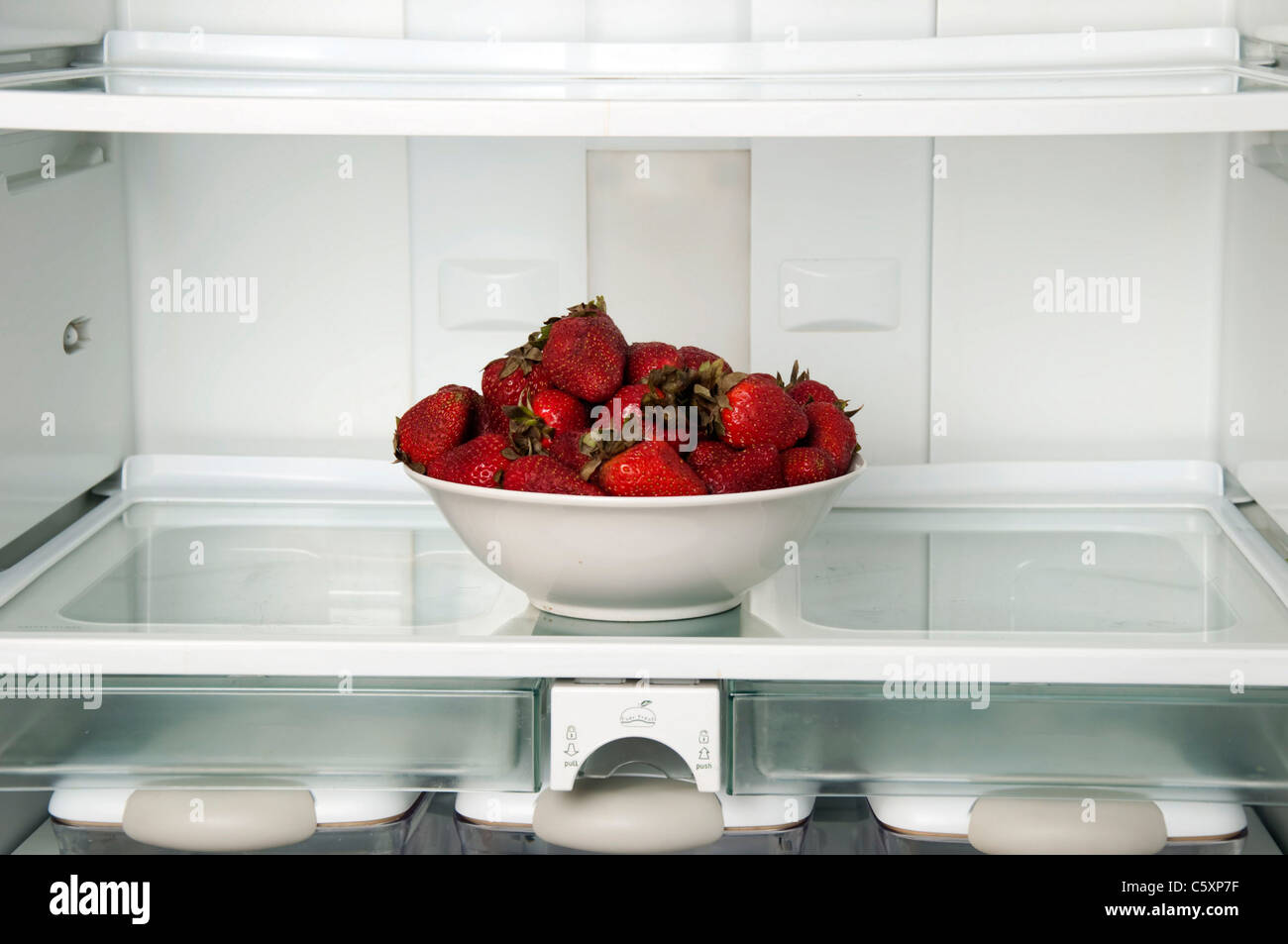 Freezer berry hi-res stock photography and images - Alamy