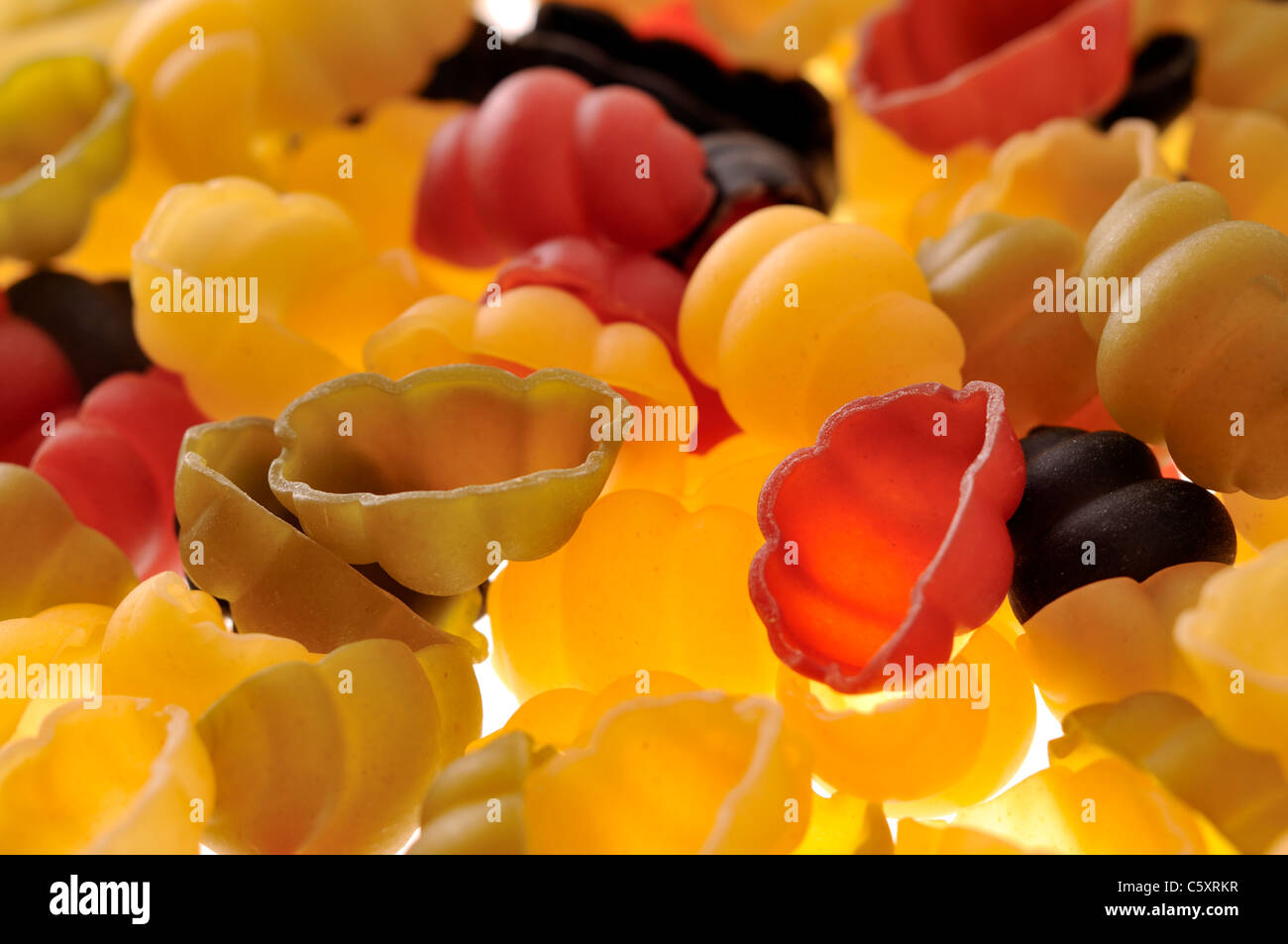 Italian pasta shells close-up Stock Photo - Alamy