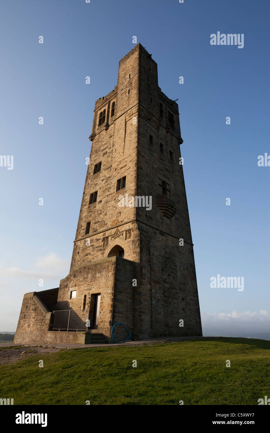 Castle hill tower hi-res stock photography and images - Alamy