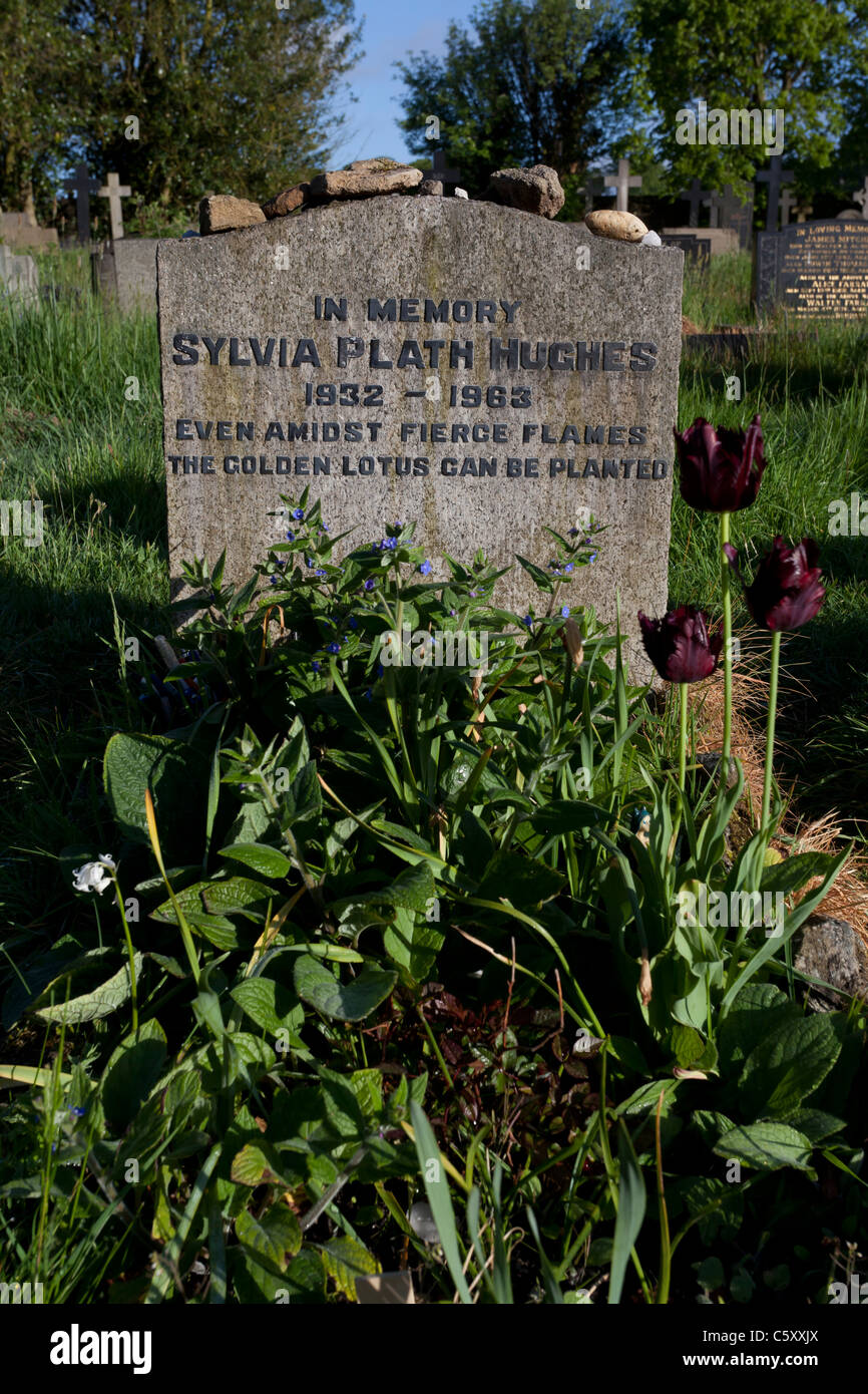 Apostle grave hi-res stock photography and images - Alamy