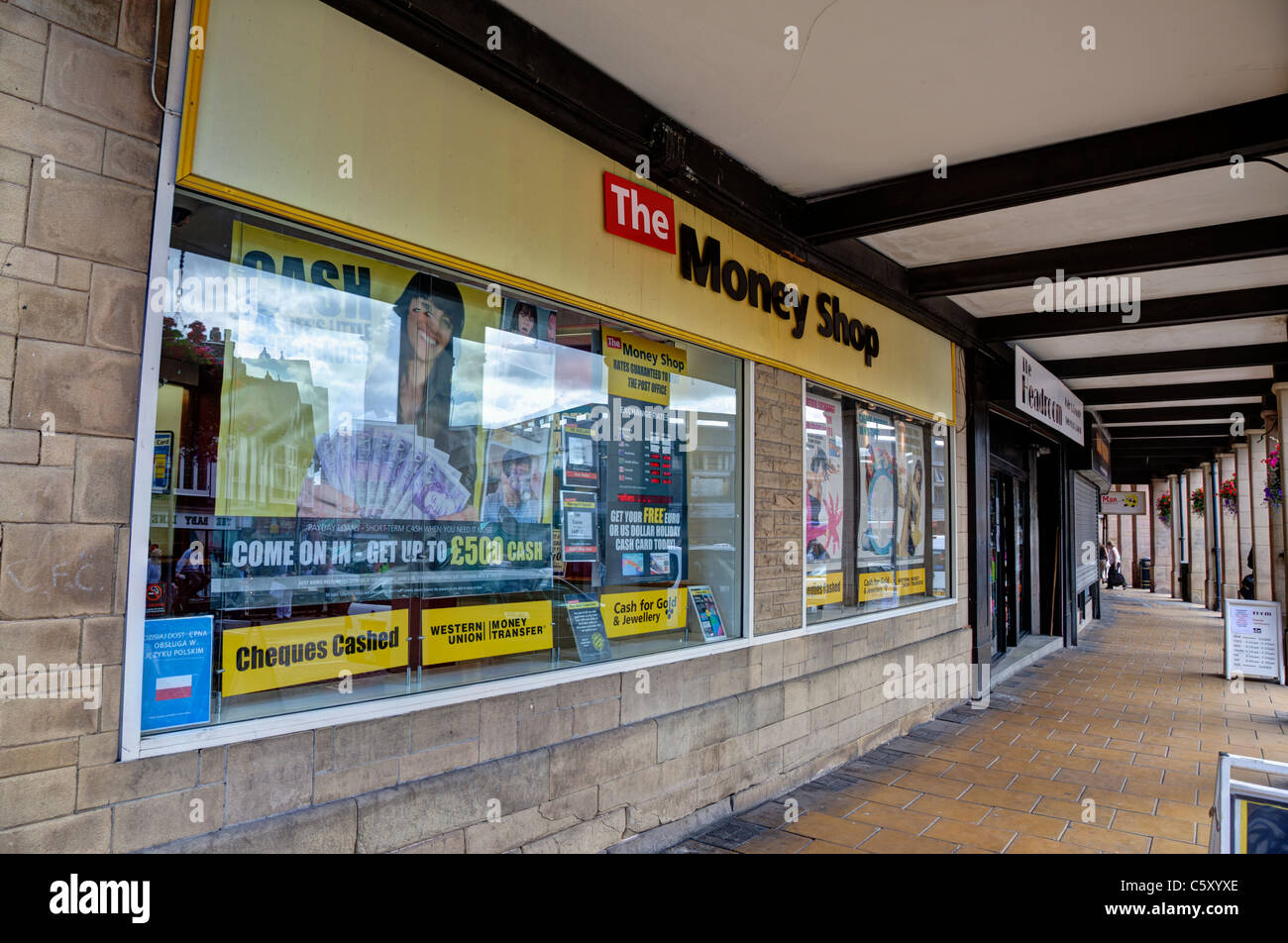 The Money Shop, Chesterfield, Derbyshire Stock Photo - Alamy