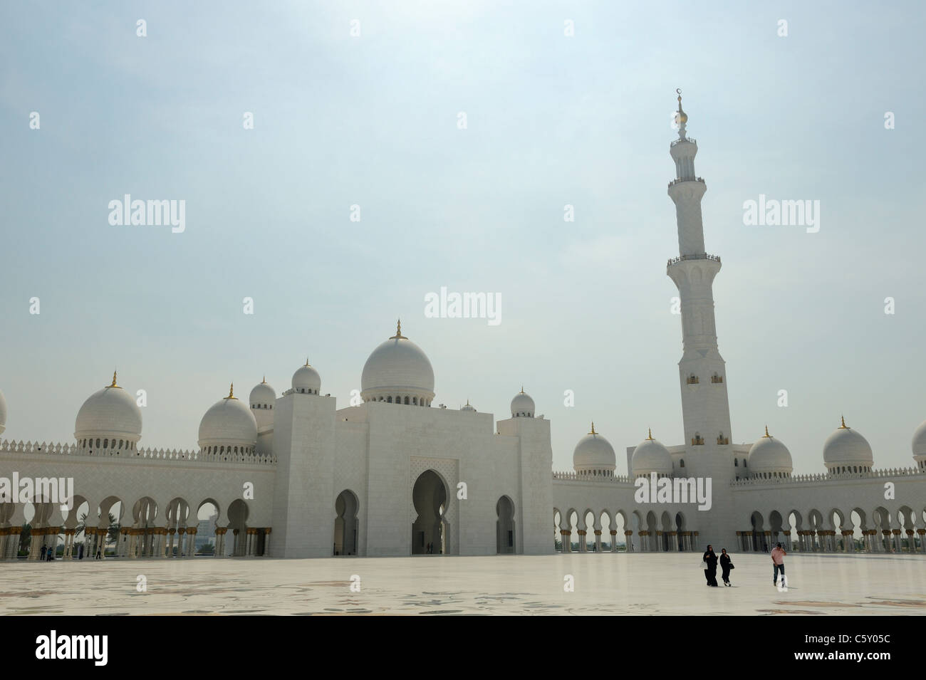 White marble courtyard hi-res stock photography and images - Alamy