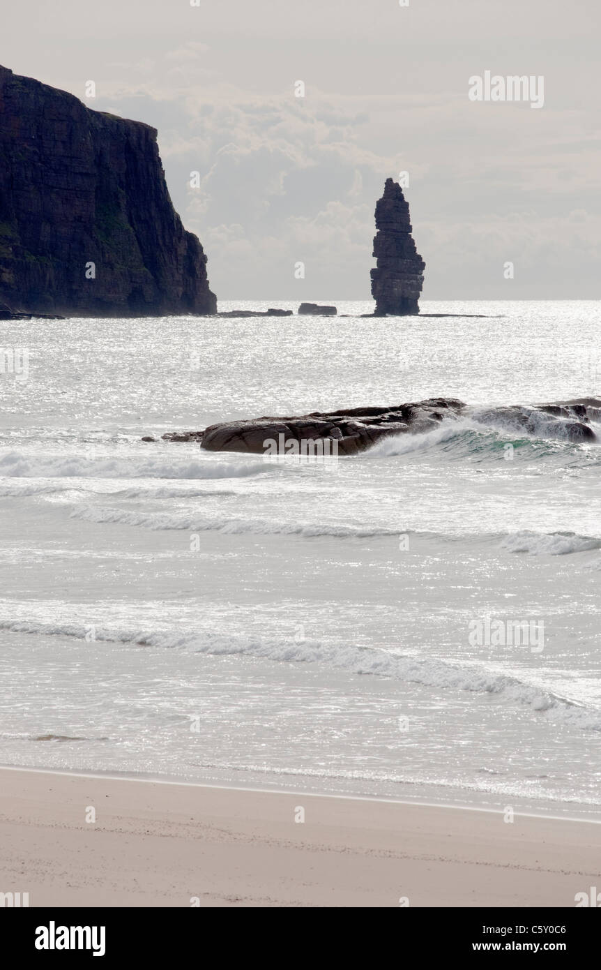 The sea stack of Am Buachaille, Sandwood Bay, Sutherland, Highland ...