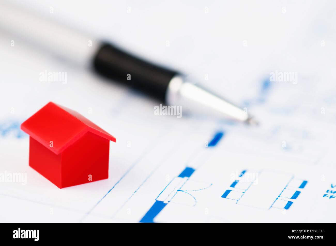 House outline architecture hi-res stock photography and images - Alamy