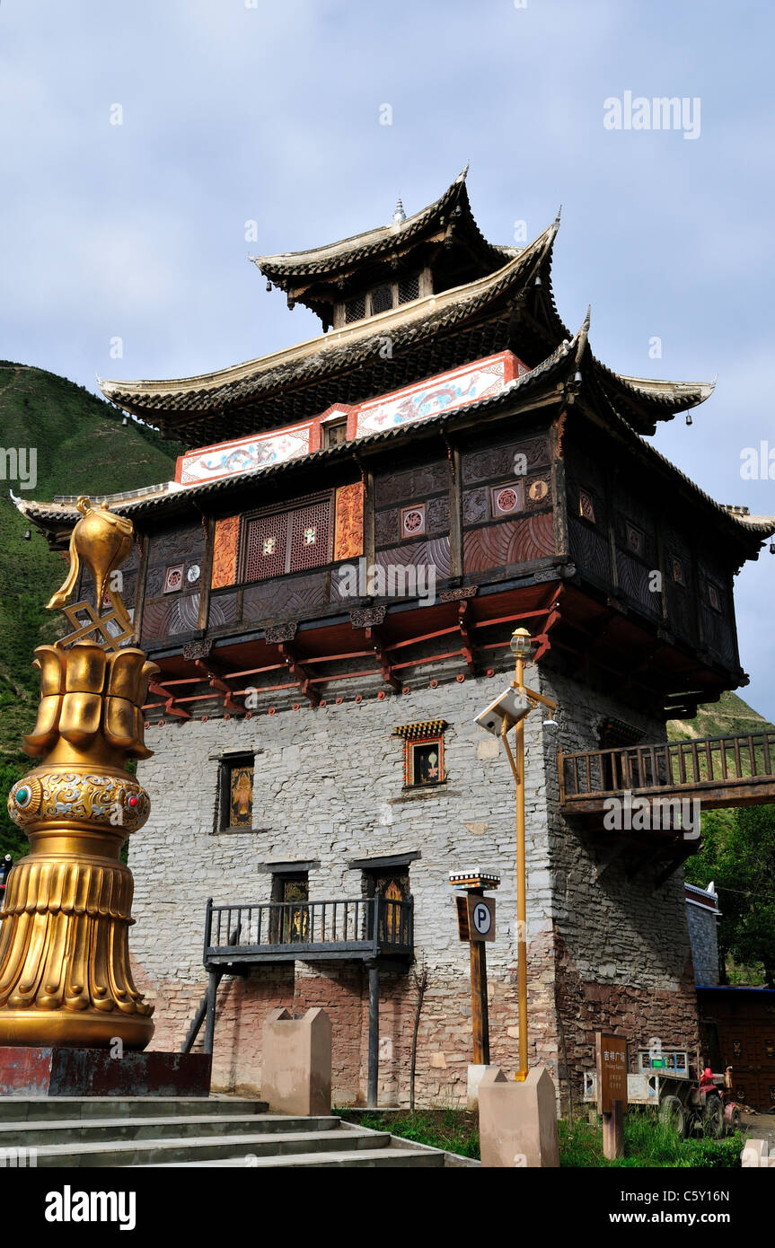 Tibetan buddhist architecture hi-res stock photography and images - Alamy