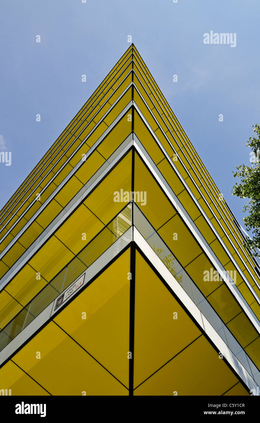 Riverbank House And London High Resolution Stock Photography and Images ...