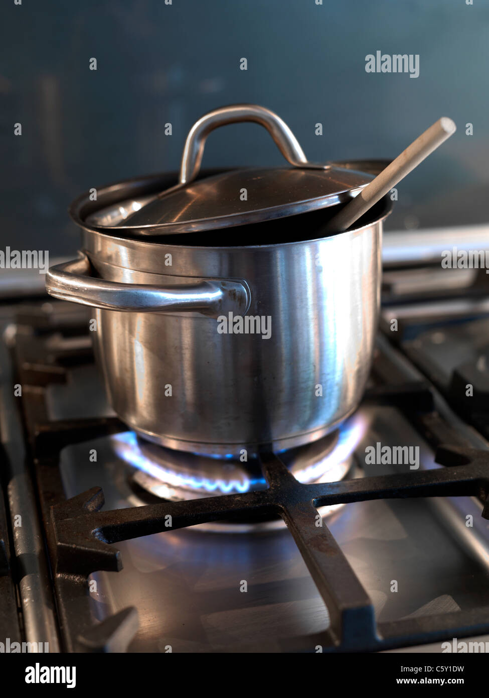 Gas hob controls hi-res stock photography and images - Alamy