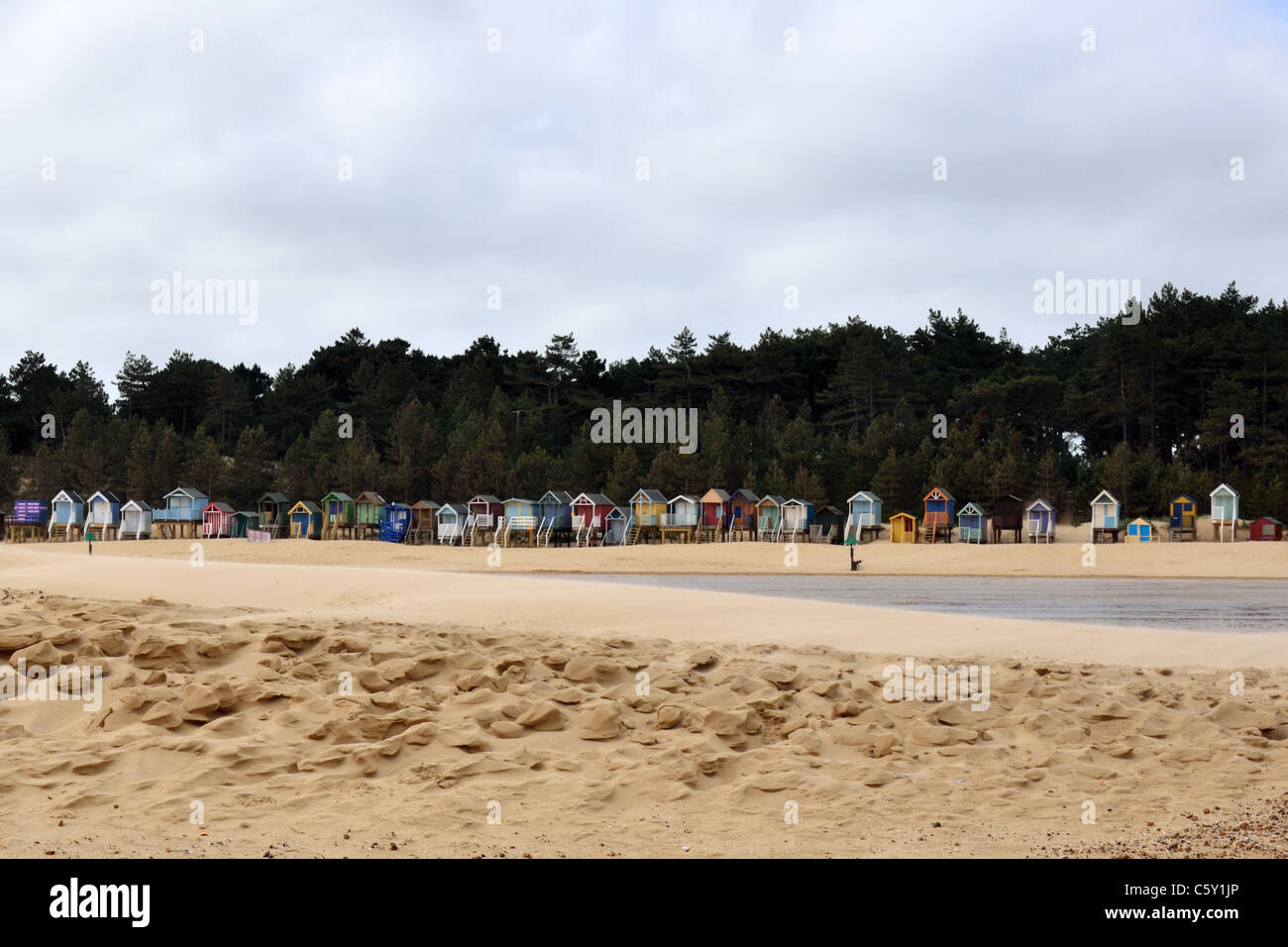 Traditional beach huts hi-res stock photography and images - Alamy