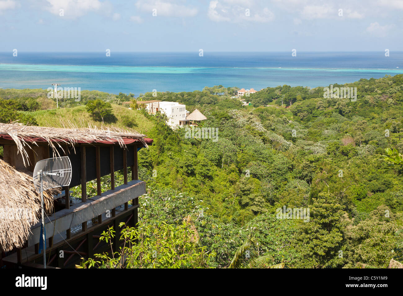 Tropical straw roof hut hi-res stock photography and images - Alamy