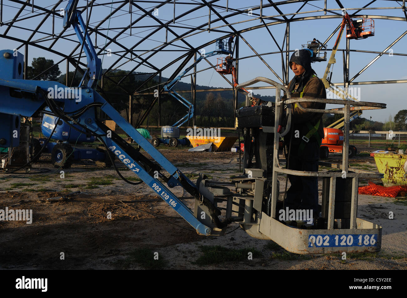 Welding . Construction of the Museum " House of Griffins " Roman city ...