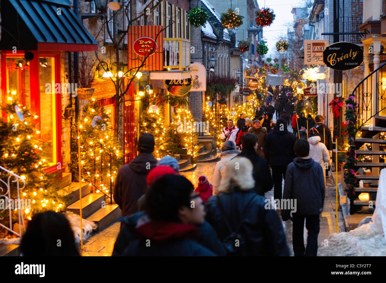 Rue du petit champlain night view hi-res stock photography and images ...